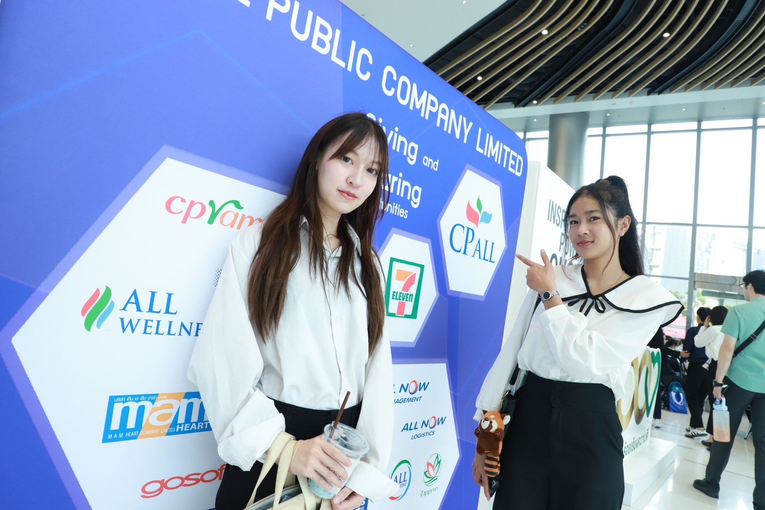 CP ALL JOB FAIR 2024 คนตบเท้าสมัครเพี้ยบ! ตอกย้ำความมุ่งมั่นสร้างงาน ...