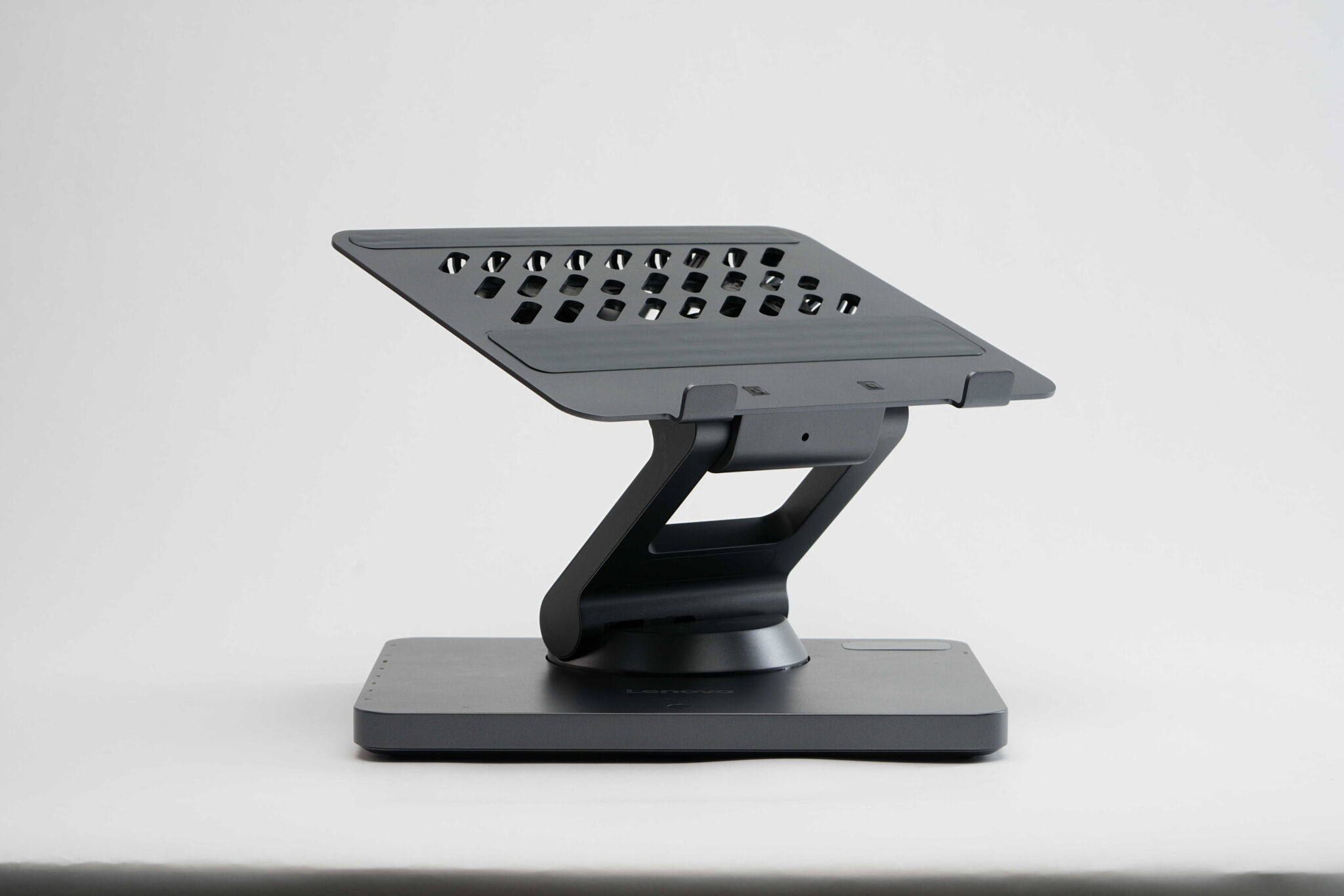 เลอโนโว โชว์นวัตกรรม AI อัจฉริยะเพื่อธุรกิจผ่านกลุ่มผลิตภัณฑ์, โซลูชัน ...